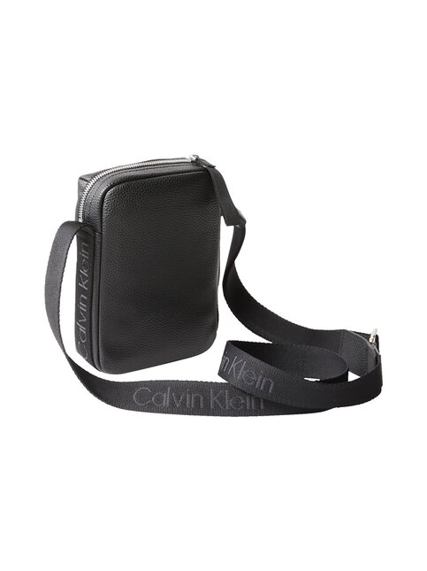 UB1 BLACK/BLACK Calvin Klein Bags & Accessories Cargo Reporter -laukku ...