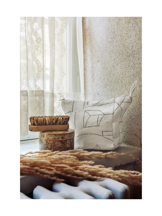 BLACK FABRIC, WHITE PRINT Saana ja Olli Unien Talo -kosmetiikkalaukku ...